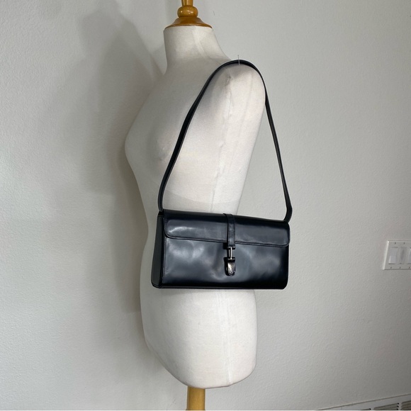 Ann Taylor | Bags | Vintage Ann Taylor Black Smooth Leather Flap ...